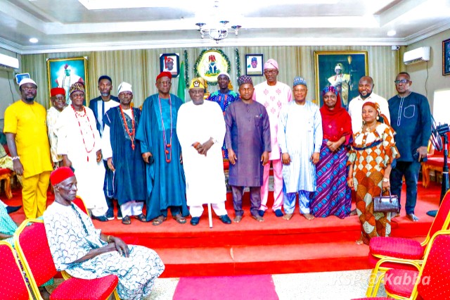 Kogi Poly Management Pays Obaro of Kabba Condolence Visit Over Olori ...